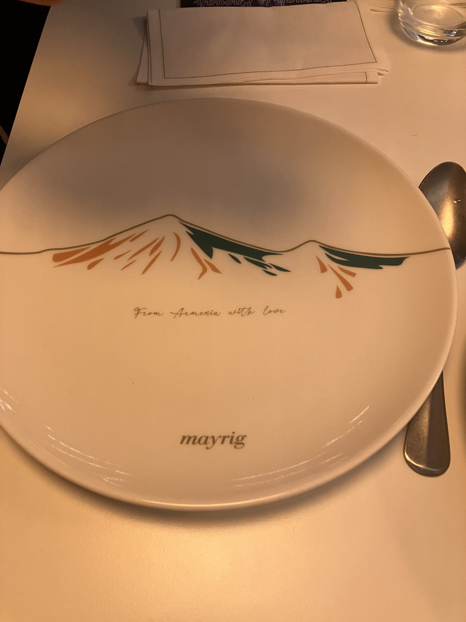 MAYRIG – Une adresse arménienne incontournable à Genève – artzakank-echo.ch